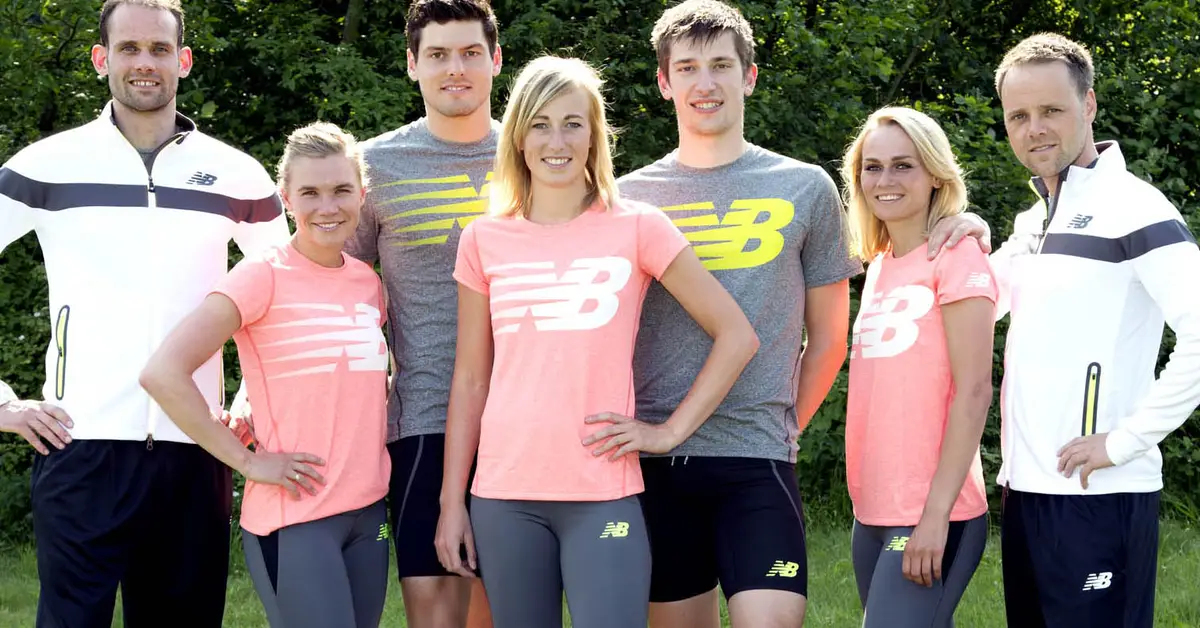 New Balance sponsor ploeg De Wit - Schaatsen.nl
